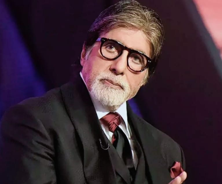“Beyond Stardom: The Timeless Reign of Amitabh Bachchan—Bollywood’s ...